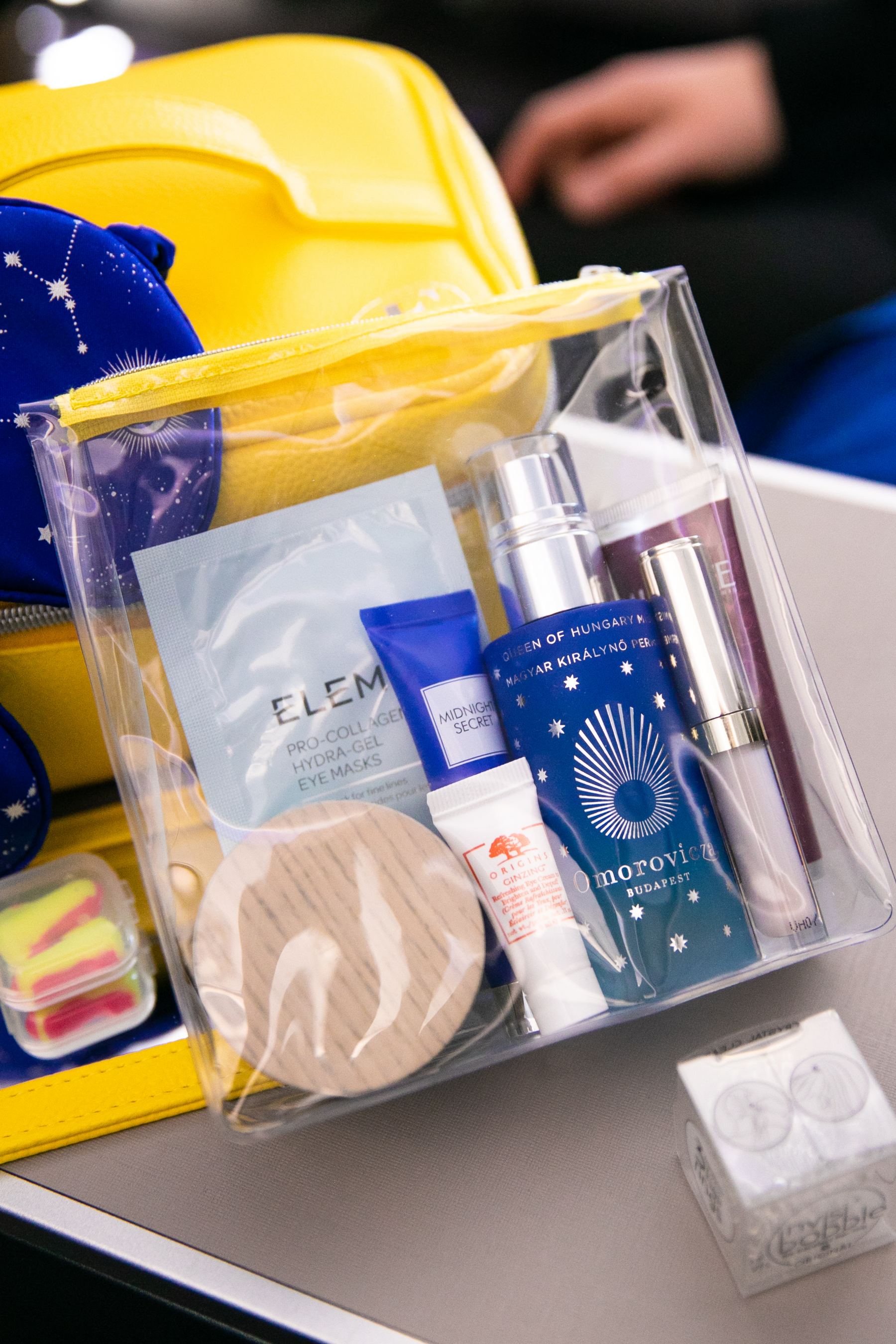 What Beauty Products to take on your Plane Journey: The Jetsetter Kit!